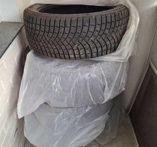 Michelin Alpin 275/45 R21