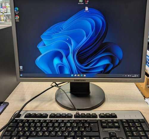 Монитор Samsung SyncMaster 2243NW, 1680x1050, 75 Г