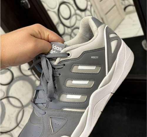 Кроссовки Adidas мужские Midcity Low