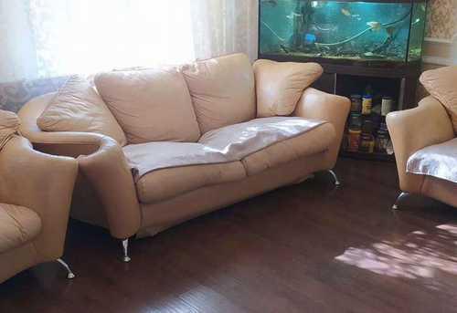 Шикарный диван и 2 кресла
