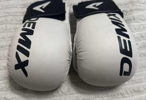 Боксерские перчатки demix 6 oz