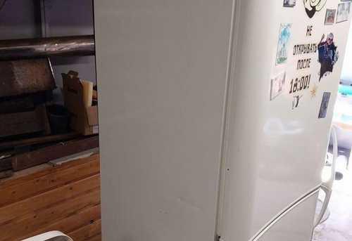 Холодильник бу 2 камерный Индезит