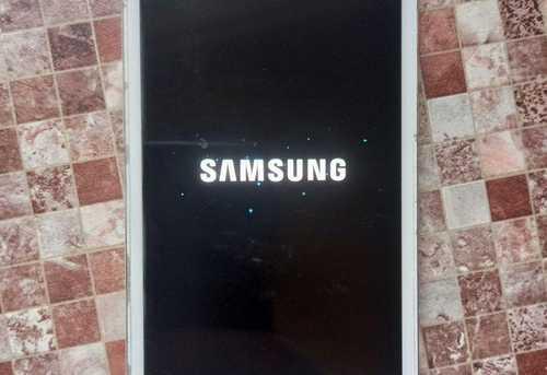 Samsung Galaxy A3 SM-A300F, 16 ГБ