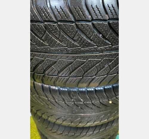 Goodyear UltraGrip 8 Performance 245/45 R19