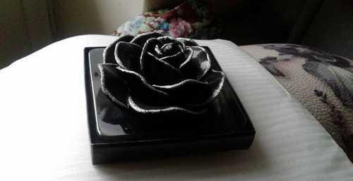 Подарочная свеча Черная роза Финляндия