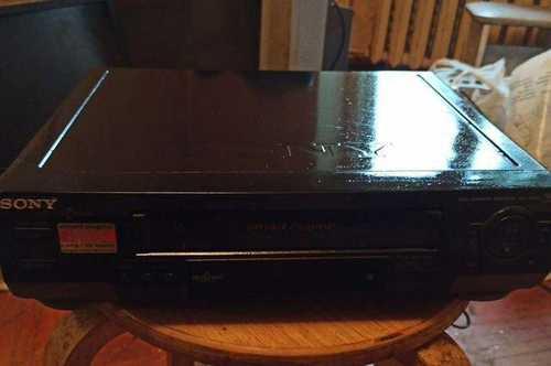 Видеомагнитофон Sony кассетный VHS