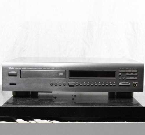 Yamaha CD-проигрыватель Yamaha CDX-1030