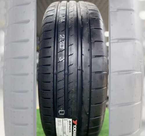 Yokohama Advan Sport V107E 275/35 R22 108Y