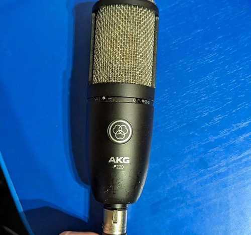 Студийный микрофон akg p220