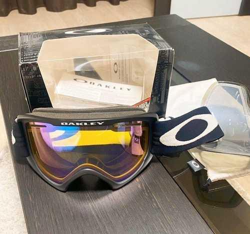 Горнолыжные очки oakley