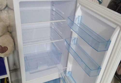 Холодильник Бирюса 118 в хорошем состоянии