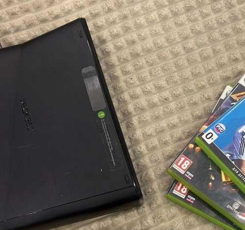 Xbox 360 s консоль