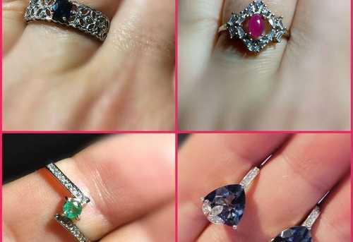 Серебряное кольцо и серьги с натуральными камнями