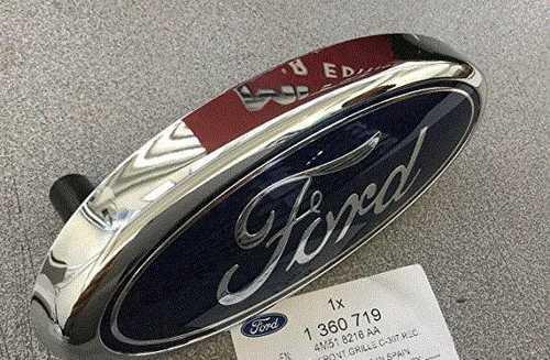 Эмблема решетки радиатора Ford