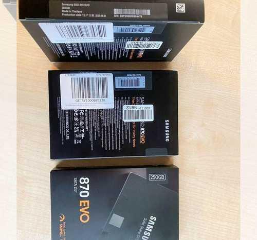 Жесткий диск SSD 250 Samsung