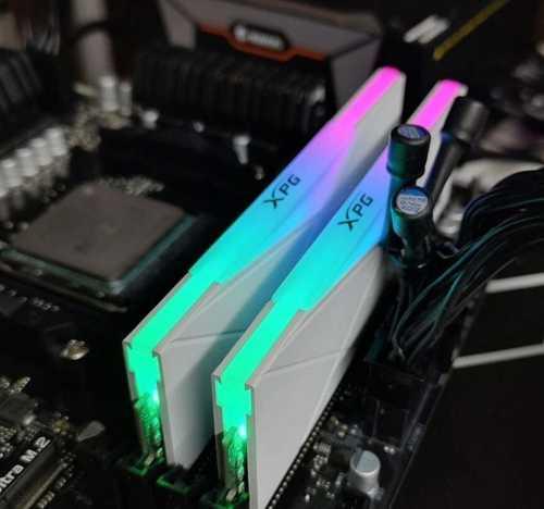 Комплект 32gb 3600 Mhz XPG spectrix D50 RGB White