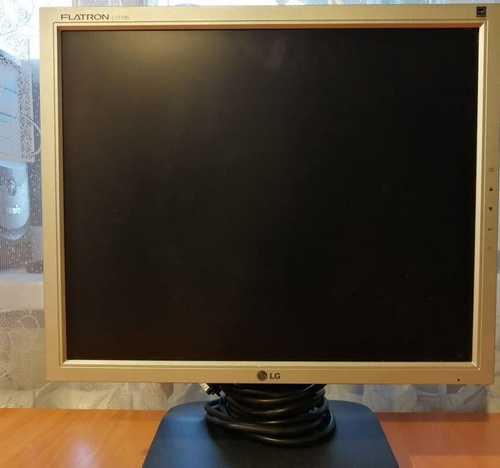 Монитор LCD 17", 19", 20"