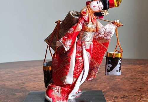Винтажная японская кукла в кимоно