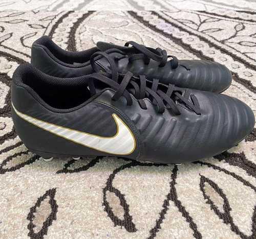 Футбольные бутсы nike tiempo