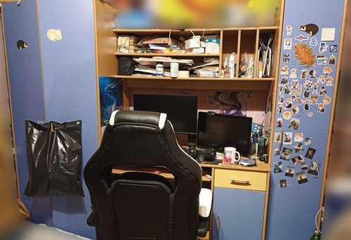 Компьютерный стол и шкафы, детская мебель Столплит