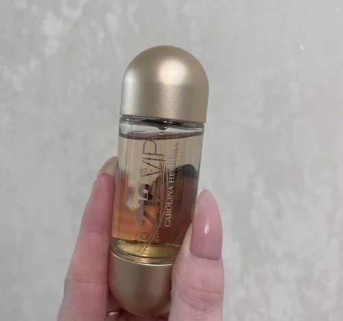 Carolina Herrera 212 VIP Rosé 30 мл