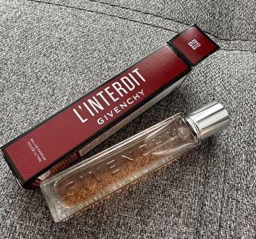 Givenchy linterdit rouge ultime