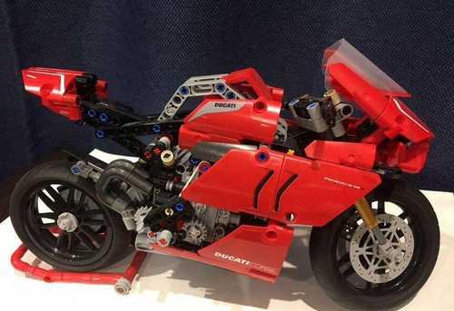 Lego Technic Ducati мотоцикл