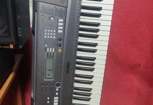 Синтезатор Yamaha PSR R300