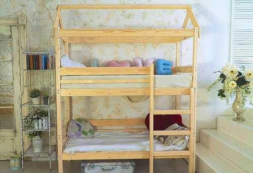 Детская двухъярусная кровать домик