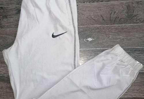 Спортивные штаны nike