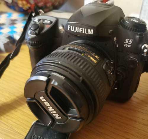 Fujifilm finepix S5 pro с объективом