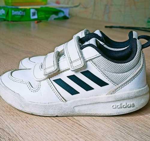 Кроссовки adidas