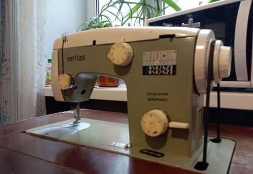 Швейная машинка Veritas в тумбе