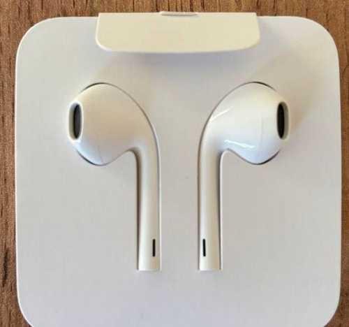 Наушники apple earpods с разъемом lightning