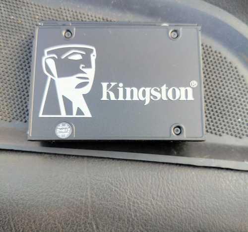 256 гб SATA накопитель Kingston KC600