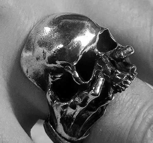 Перстень крупный серебряный Череп silver skull