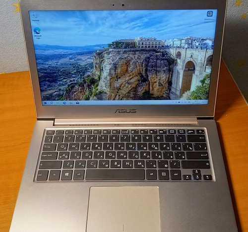 Asus Zenbook UX303 13.3” / IPS FullHD / SSD 500 GB