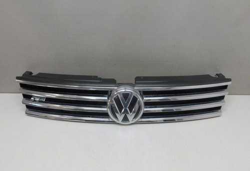 Решетка радиатора VW Touareg 38304