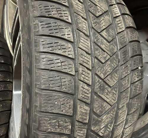 Pirelli Scorpion Winter 295/35 R21 107V