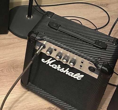 Комбик Marshall mg10cf