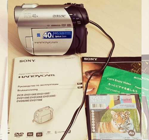 Видеокамера Sony DCR-DVD109E. Aesthetic из 2000-х