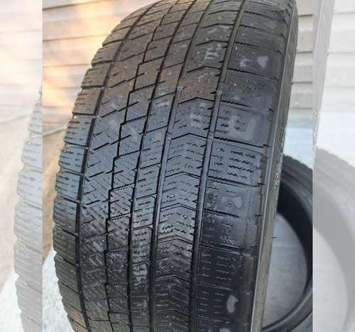 Bridgestone Blizzak Ice 235/45 R18 94S