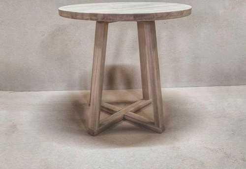Круглый стол из массива дерева
