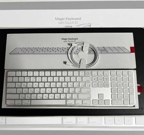 Apple Клавиатура Magic Keyboard (MK2C3)