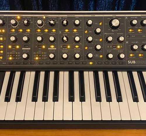 Moog subsequent 37 Аналоговый синтезатор