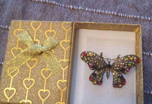 Брошь бабочка в подарочной коробке
