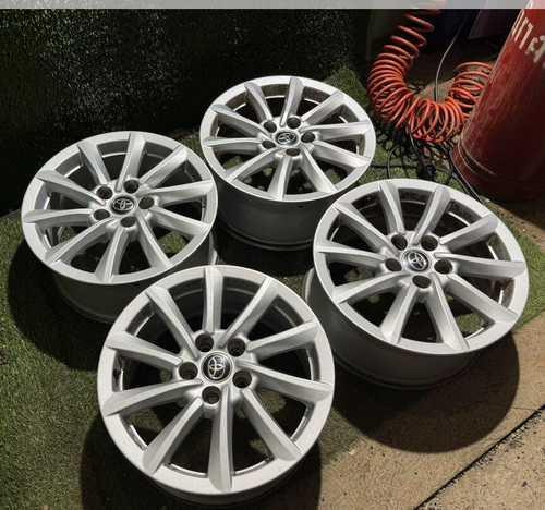 Литые диски Toyota 7×R17 5×114.3