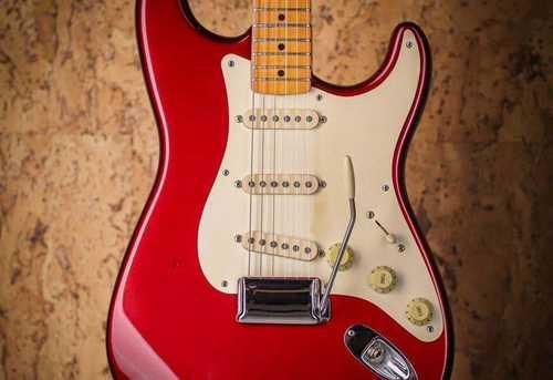 Fender avri '57 Stratocaster Candy Apple Red 1998