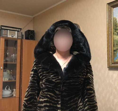 Шуба мутоновая с капюшоном 46 48