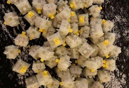 Gateron Pro Milky Yellow / Red